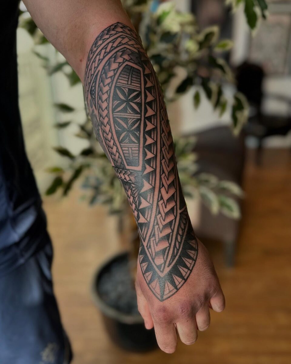 19 Beautiful Polynesian Tattoo Ideas That Honor Culture and Ancestral ...